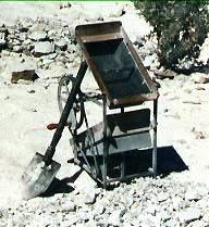 Orpaillage. machines mecanisees de récupération d'or et de métaux lourds